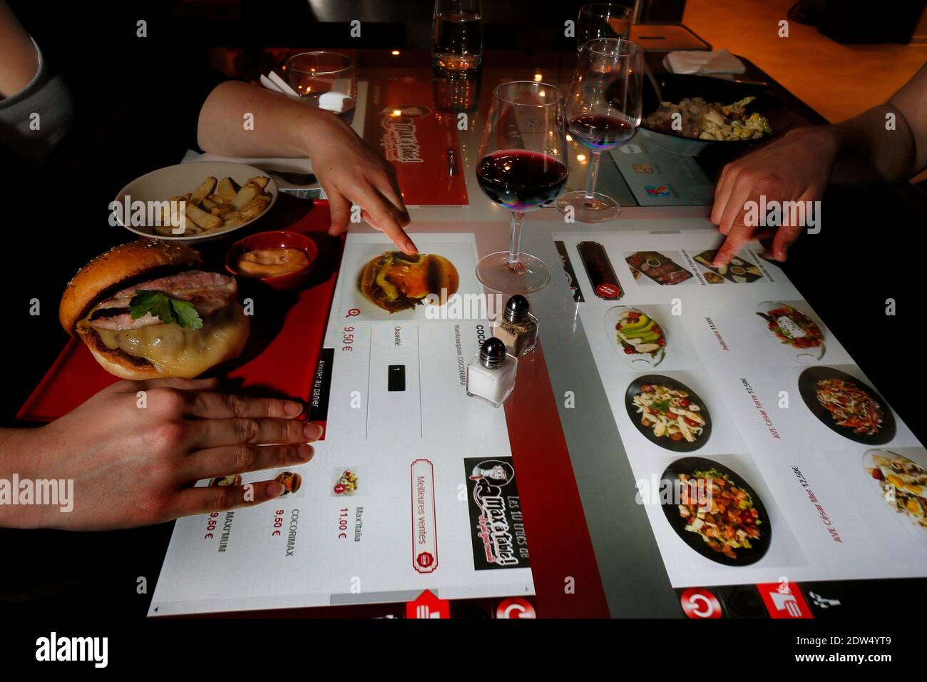 The first full digital restaurant in France Called "Max à table" has ...