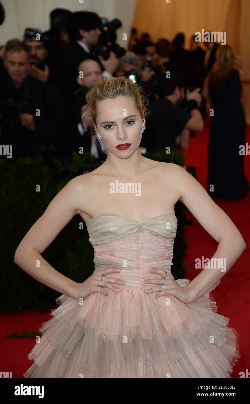 Anna waterhouse hi-res stock photography and images - Alamy