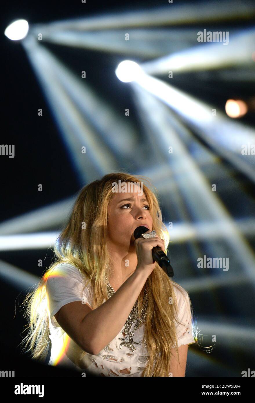 Shakira performs onstage during 102.7 KIIS FM's 2014 Wango Tango at ...