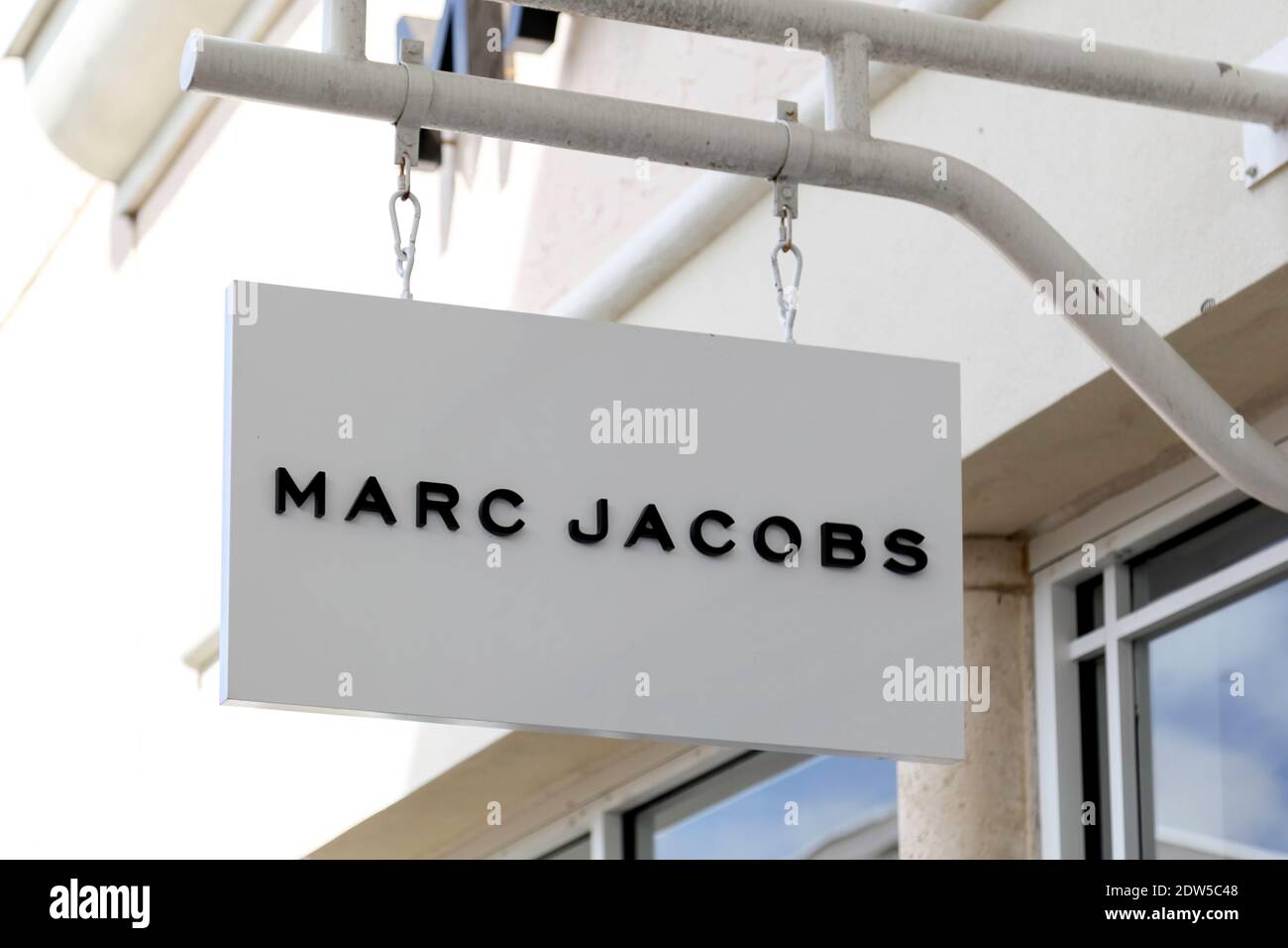 Marc jacobs logo hi-res stock photography and images - Alamy