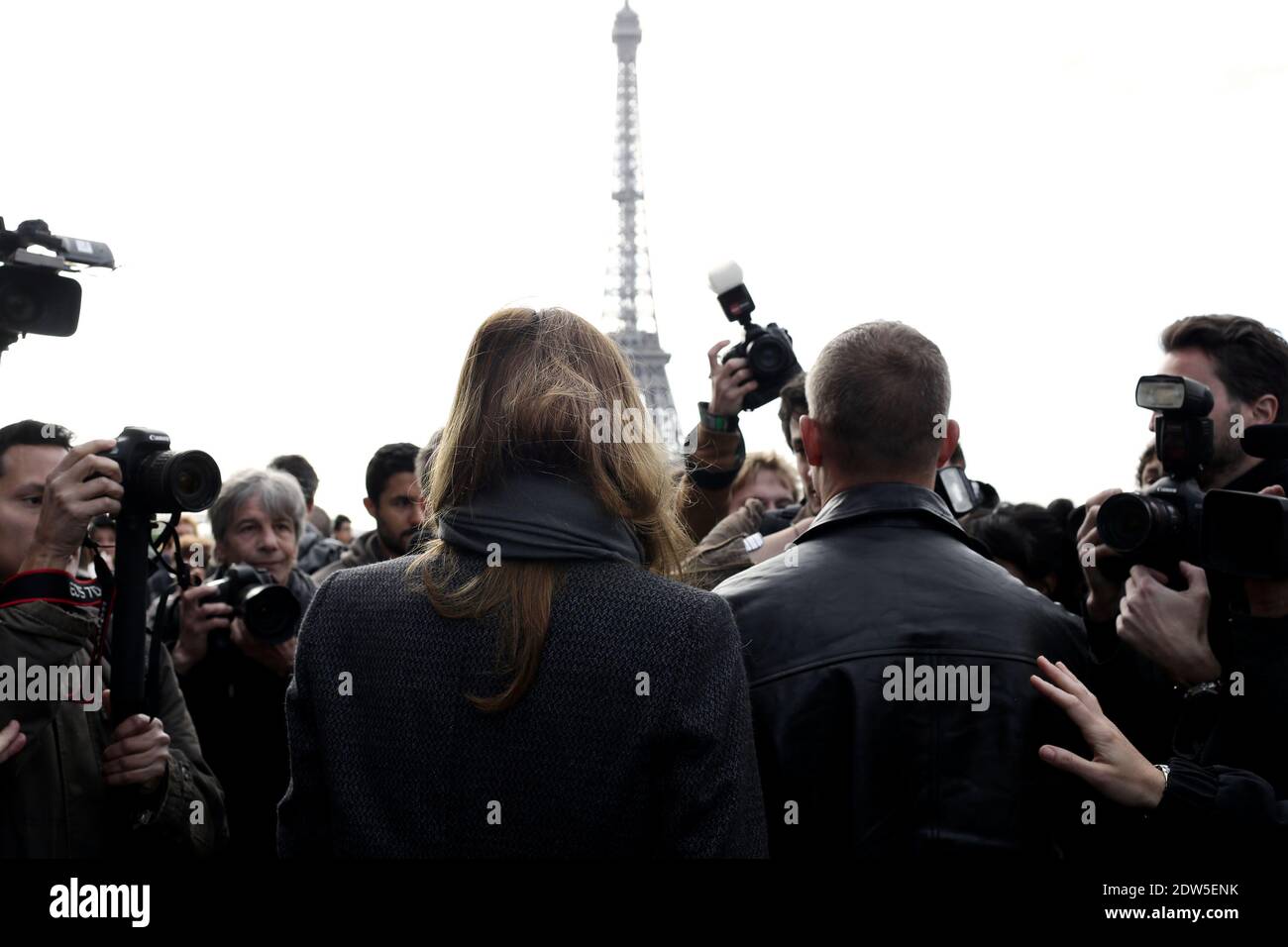 Manifestation france de dos hi-res stock photography and images - Alamy