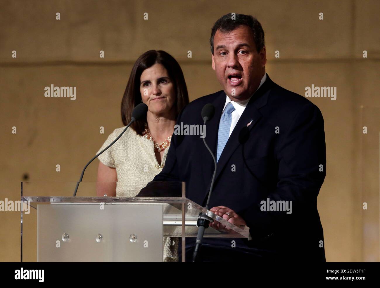 Chris christie and mary pat christie hi-res stock photography and ...