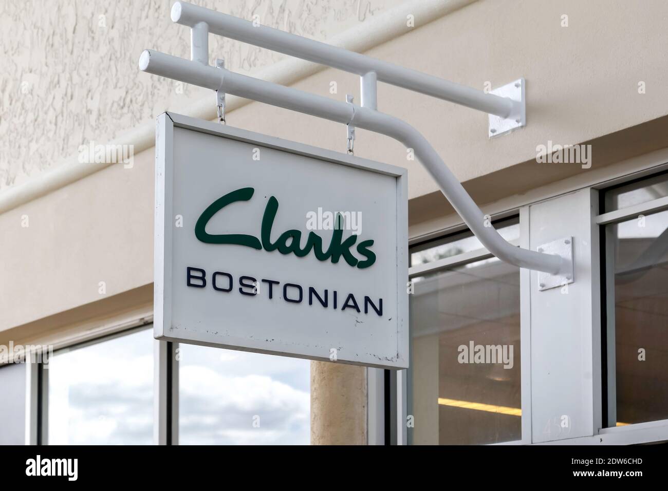 Clarks shoe shop logo hi-res stock photography and images - Alamy