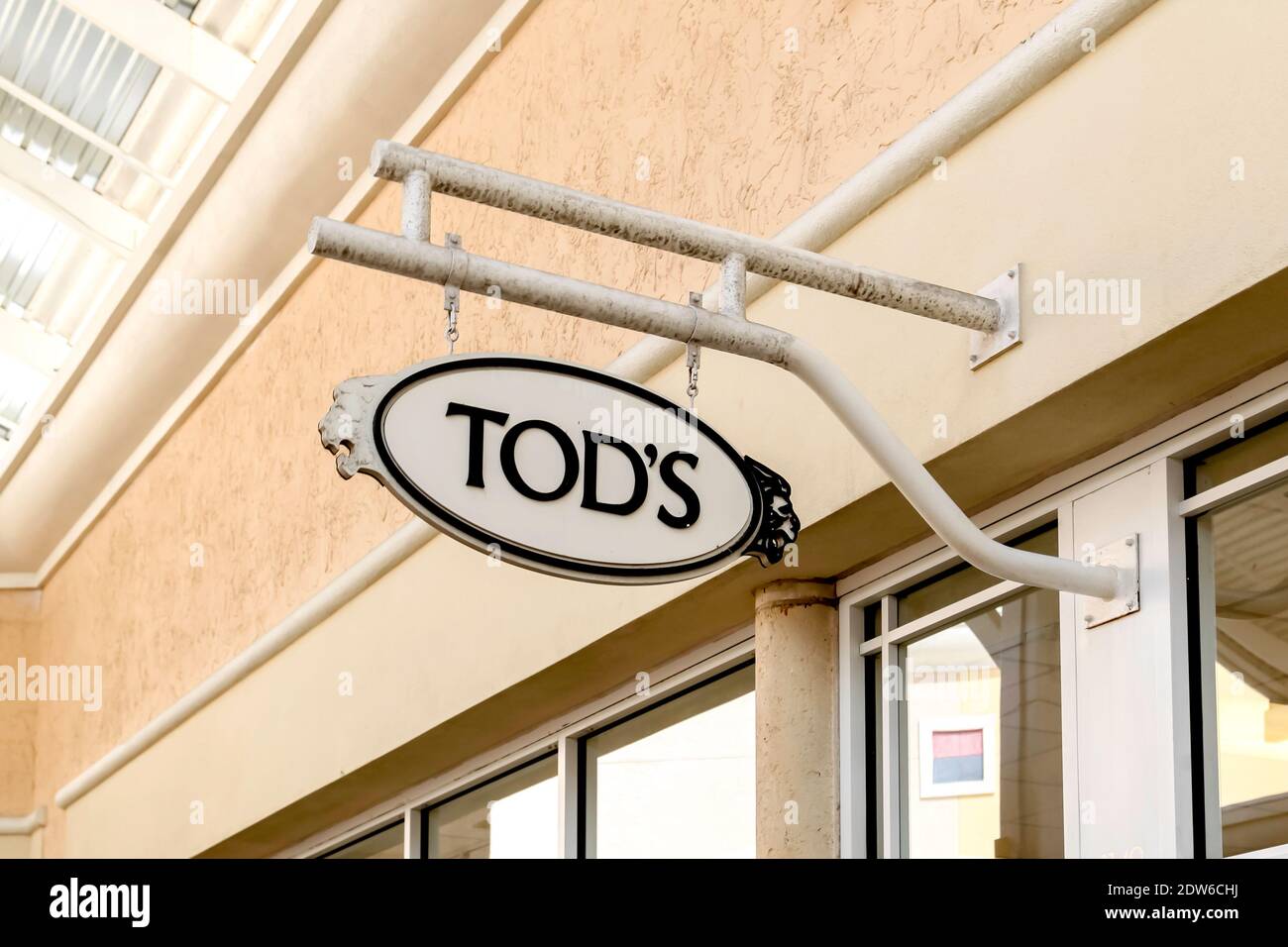 Tod's store sign in Orlando, Florida, USA Stock Photo - Alamy