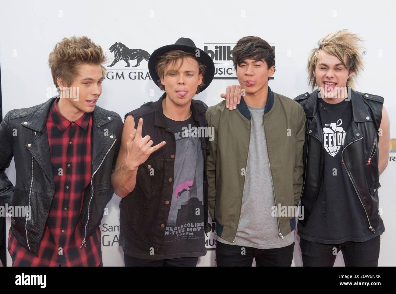 5sos Billboard Performance