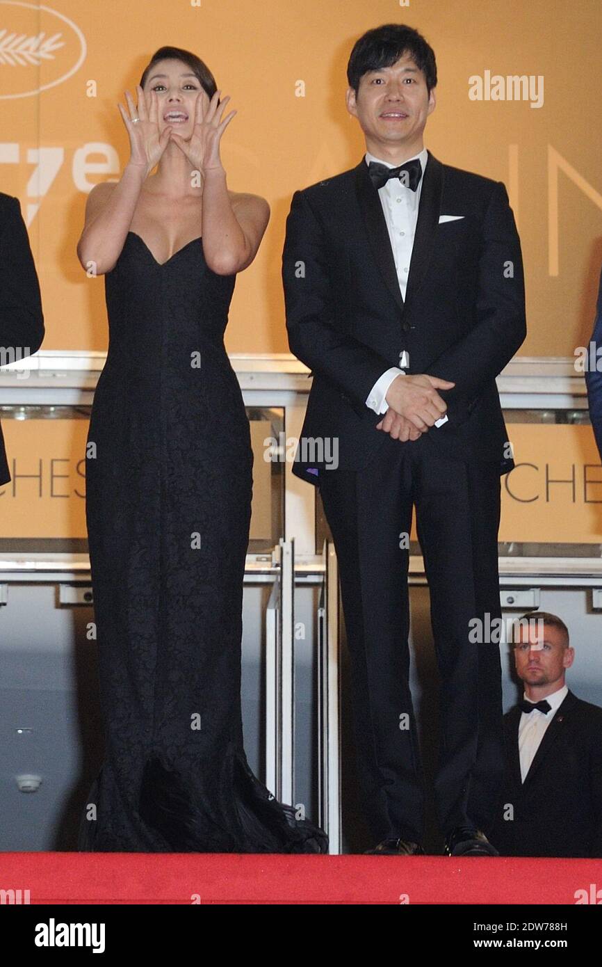 Sung-ryoung Kim and Jun-sang Yu arriving at the Palais des Festivals ...