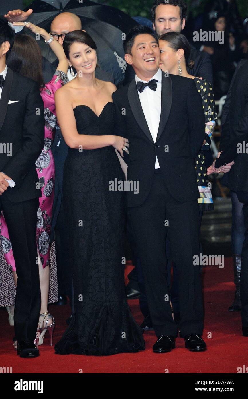 Sung-ryoung Kim and Jun-sang Yu arriving at the Palais des Festivals ...