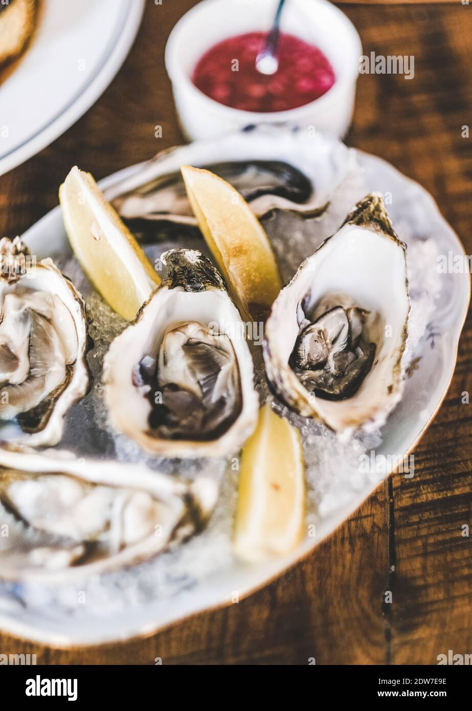 Irish oysters hi-res stock photography and images - Alamy