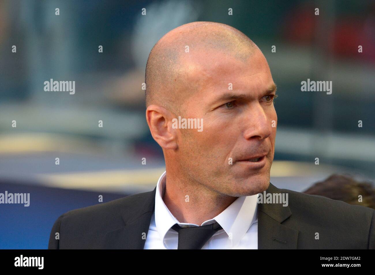 Real madrid assistant coach zinedine zidane hi-res stock photography ...