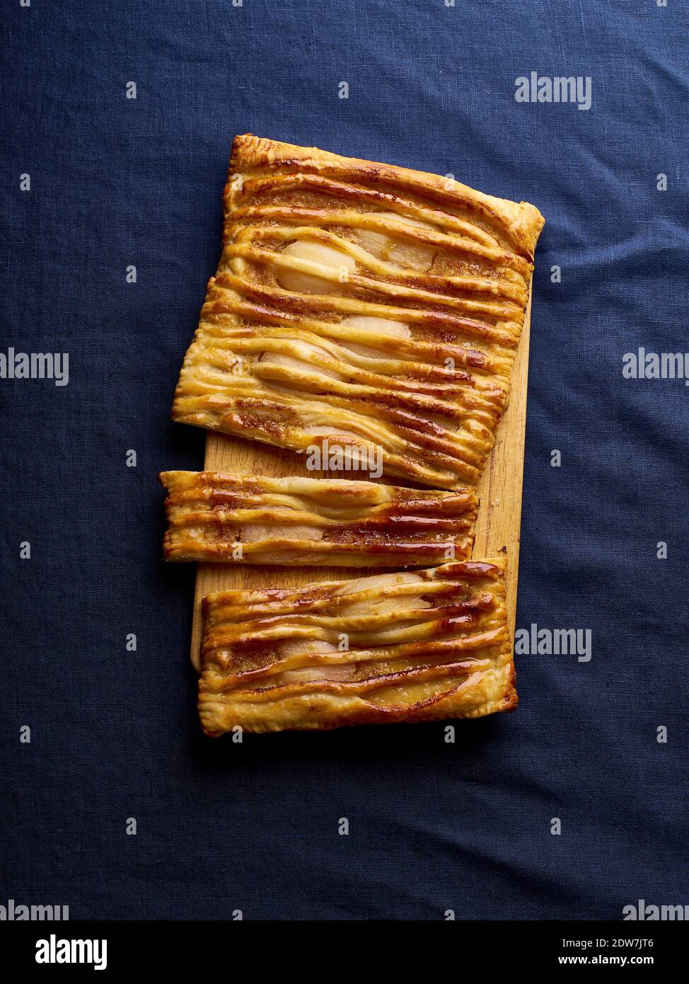 Dartois with pears - french puff pastry tart with fruits and frangipane ...