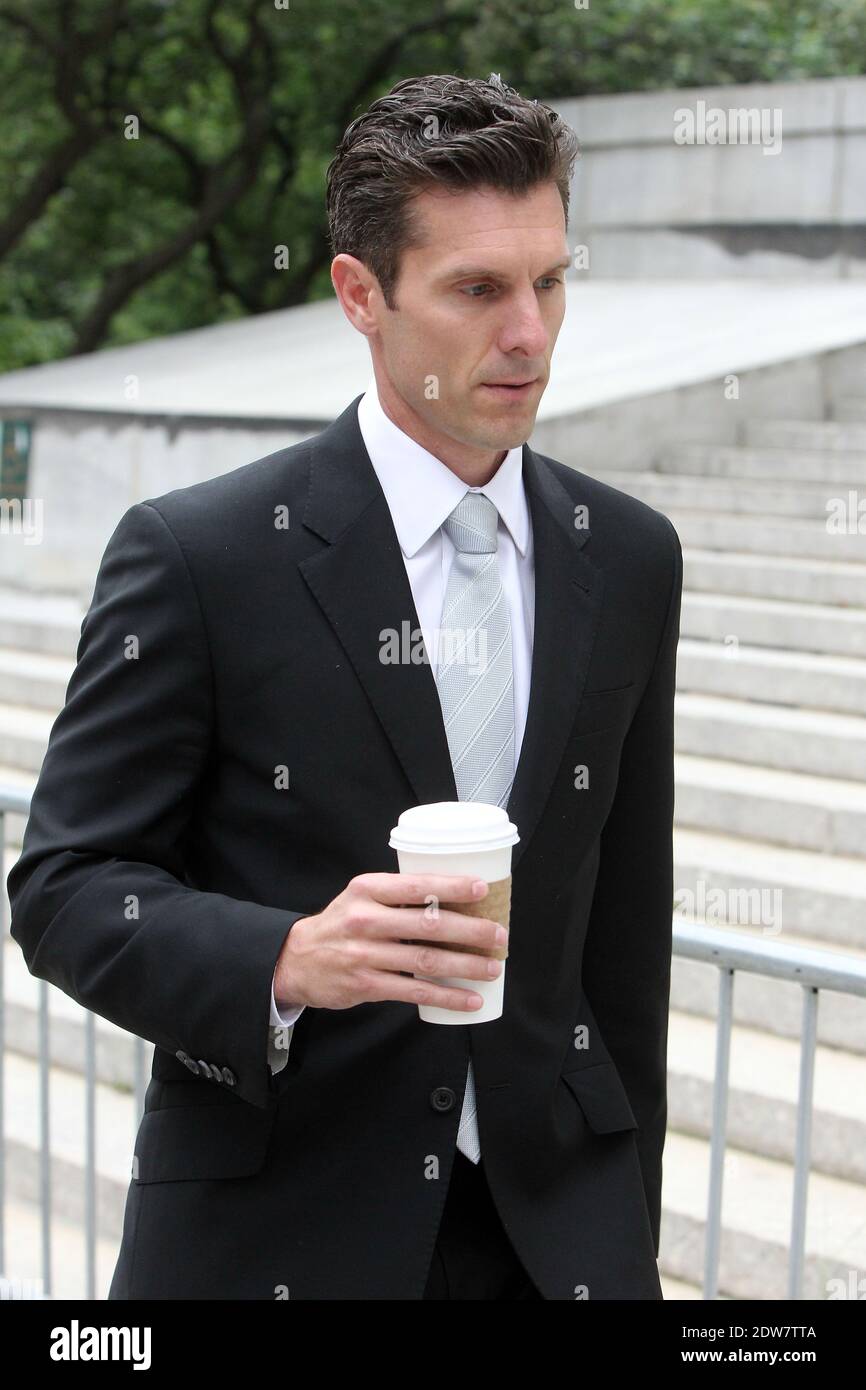 Bethenny Frankel's ex-husband Jason Hoppy is arriving at The Manhattan ...