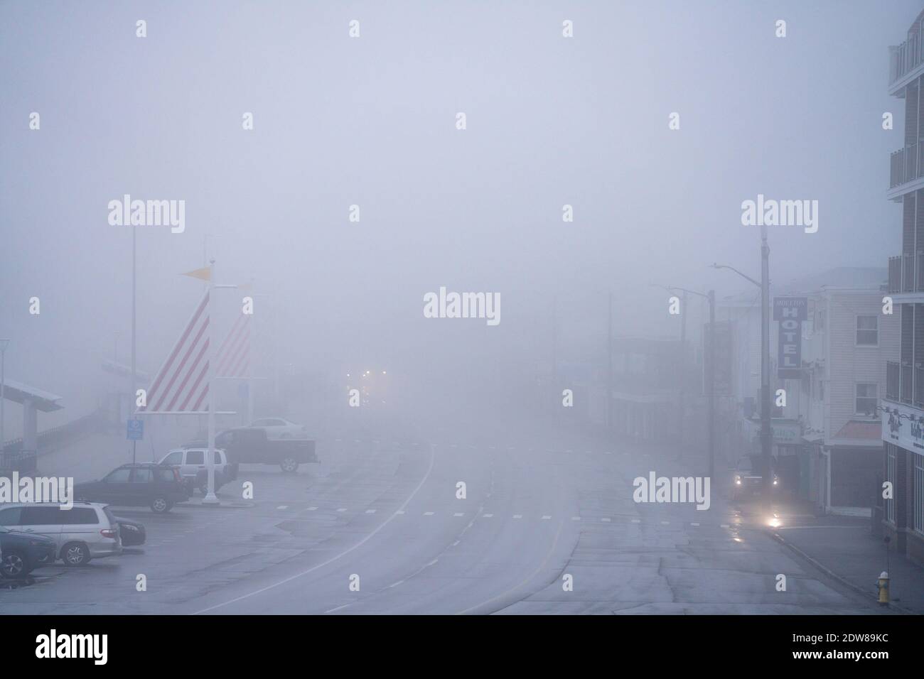 Hampton Beach NH heavy winter fog and rain Stock Photo - Alamy