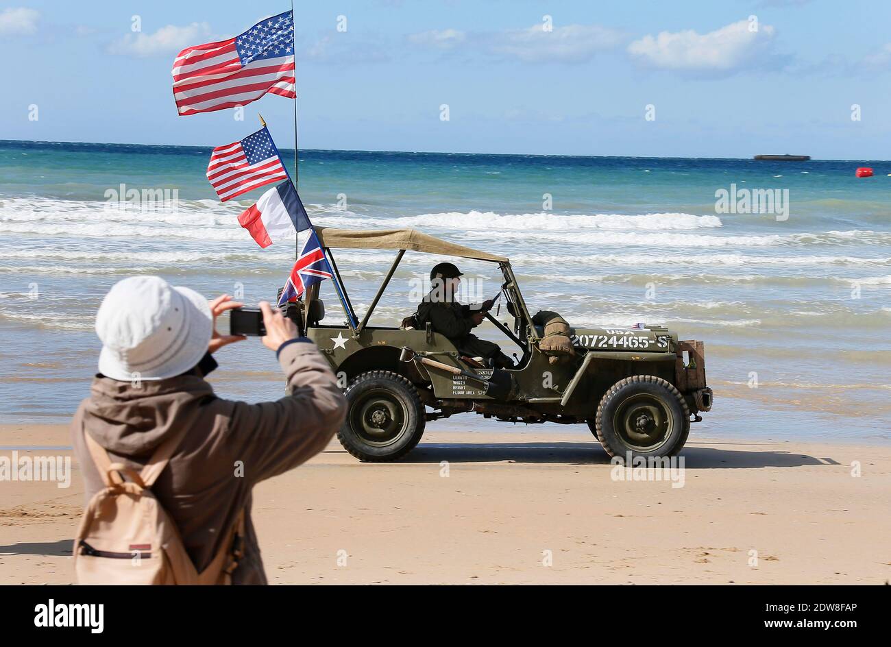 Gold beach d day soldiers hi-res stock photography and images - Alamy