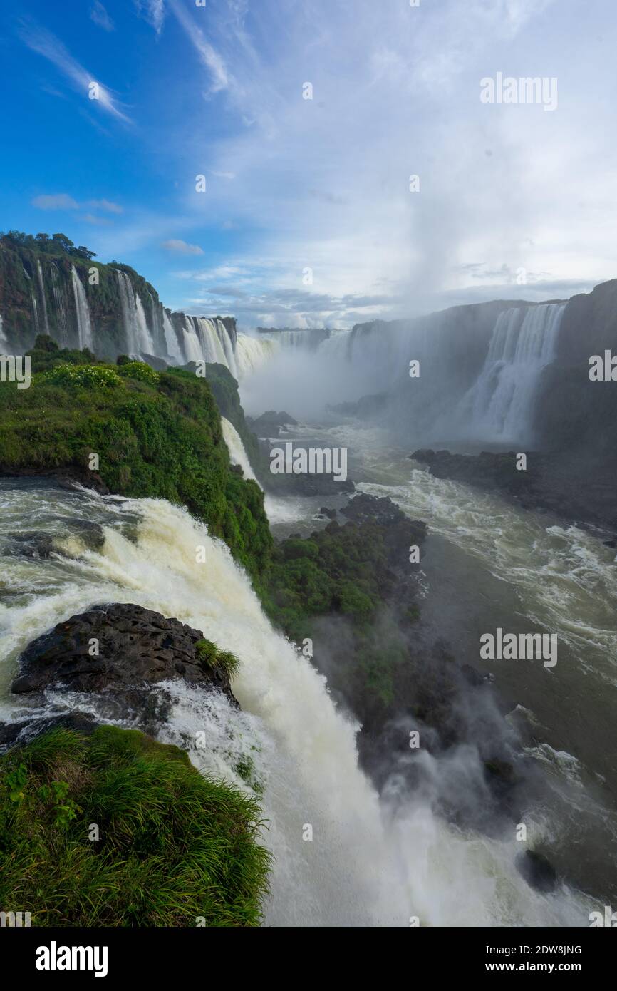 One of the biggest waterfalls of the world, Foz do Iguaçu (Iguazu Falls ...
