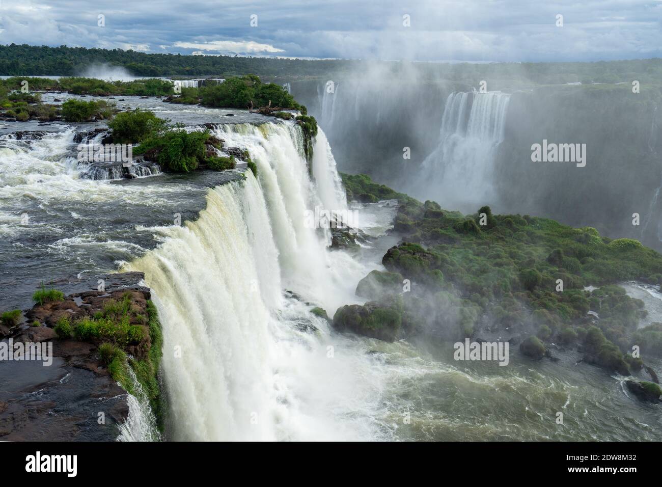 One of the biggest waterfalls of the world, Foz do Iguaçu (Iguazu Falls ...