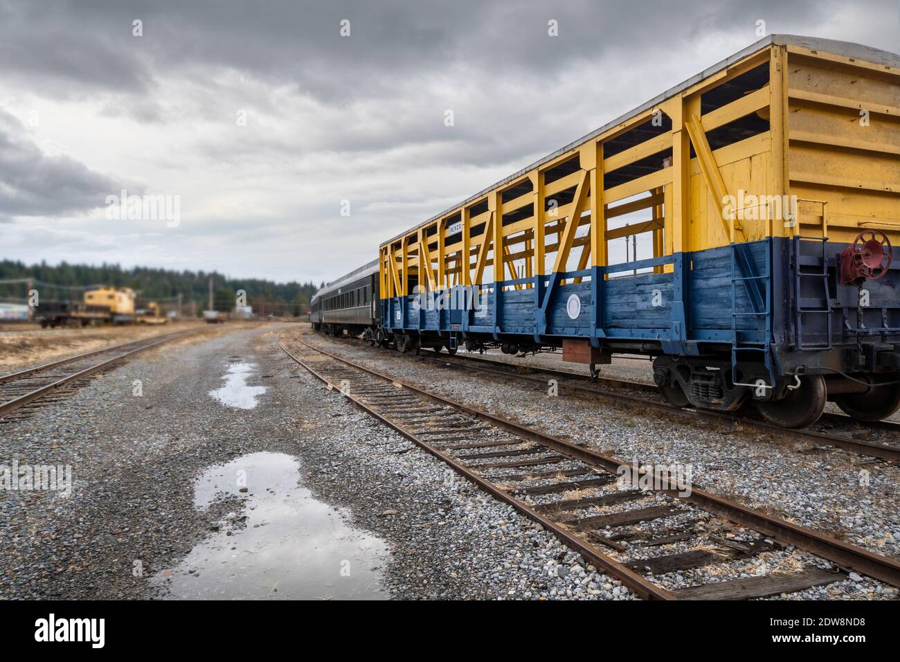 Train car railroad rail tracks track hi-res stock photography and ...