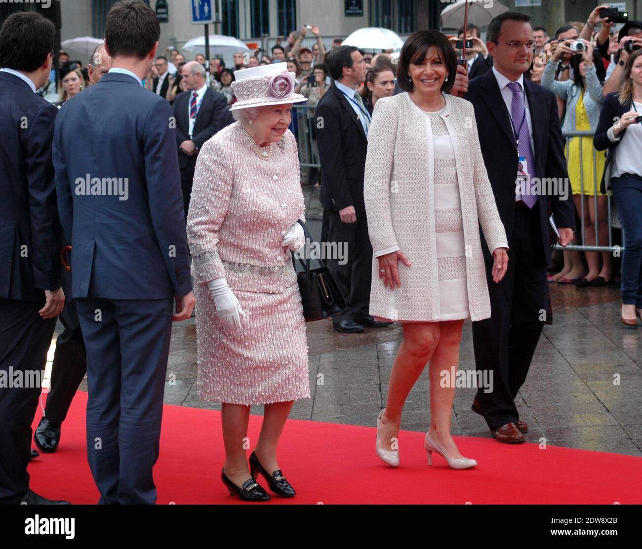 Hm reine elizabeth ii hi-res stock photography and images - Alamy