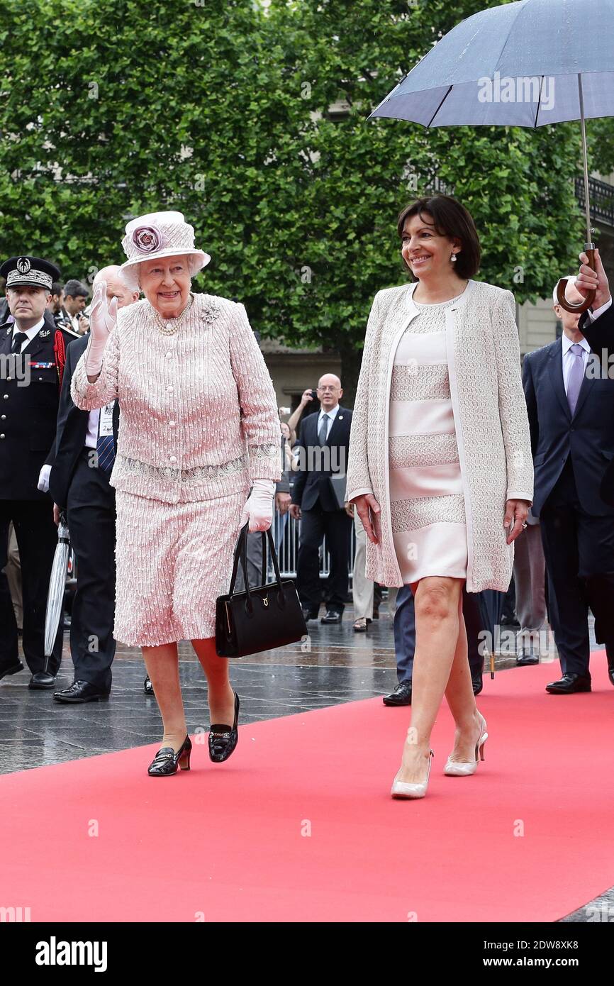 Hrh queen elisabeth hi-res stock photography and images - Alamy