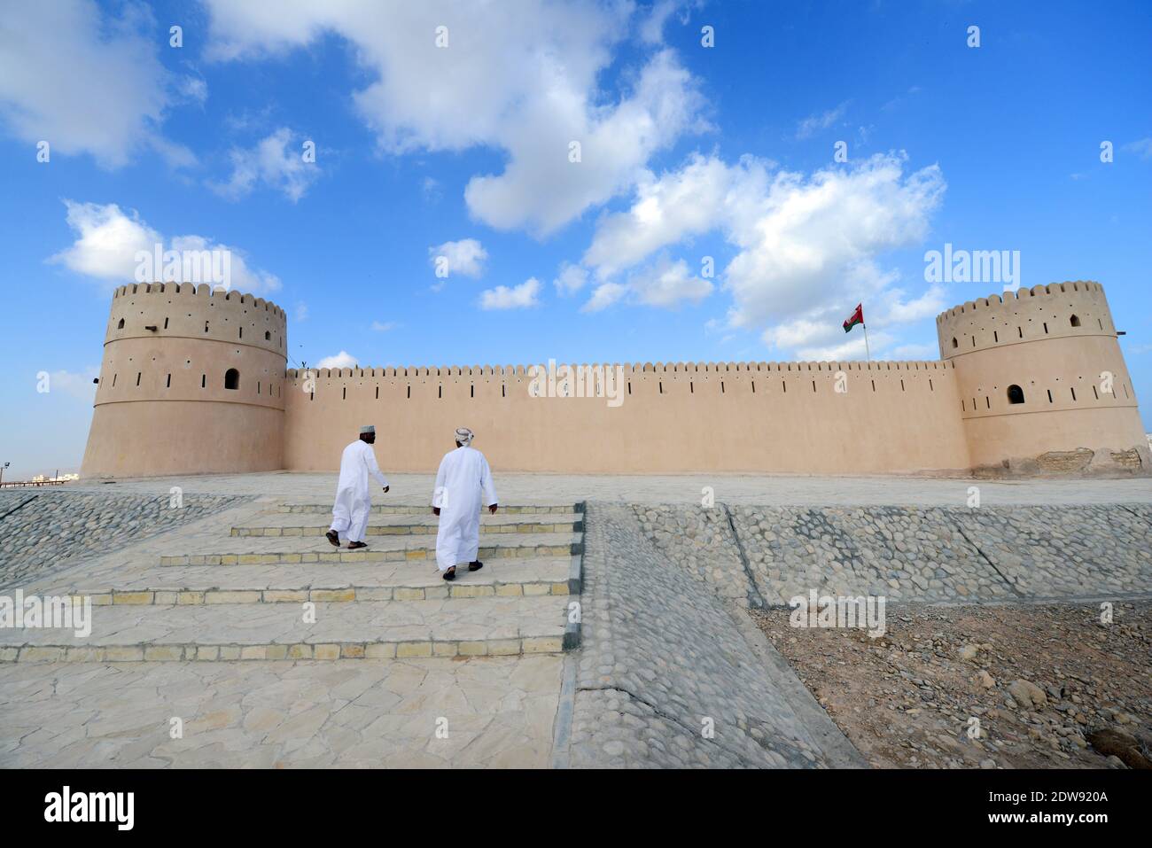 Omani men hi-res stock photography and images - Alamy