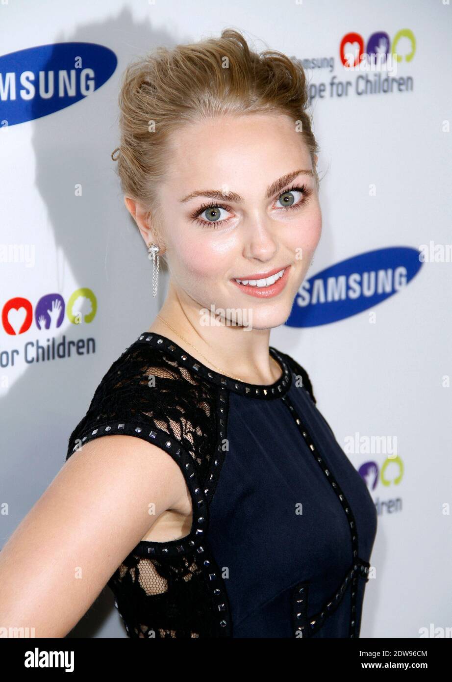 AnnaSophia Robb attends the 13th Annual Samsung Hope for Children Gala ...
