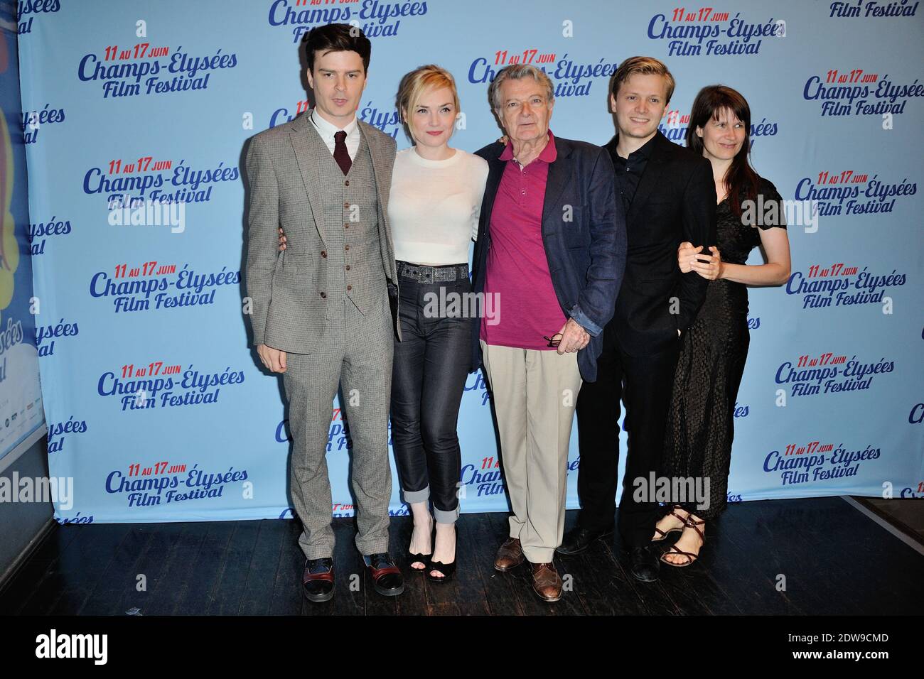 Raphael Neal, Julie Judd, Philippe Laudenbach, Martin Loizillon and ...