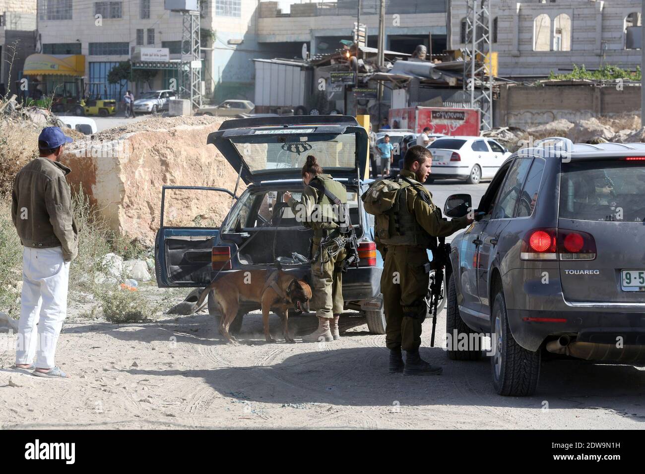 Three israeli soldiers hi-res stock photography and images - Alamy