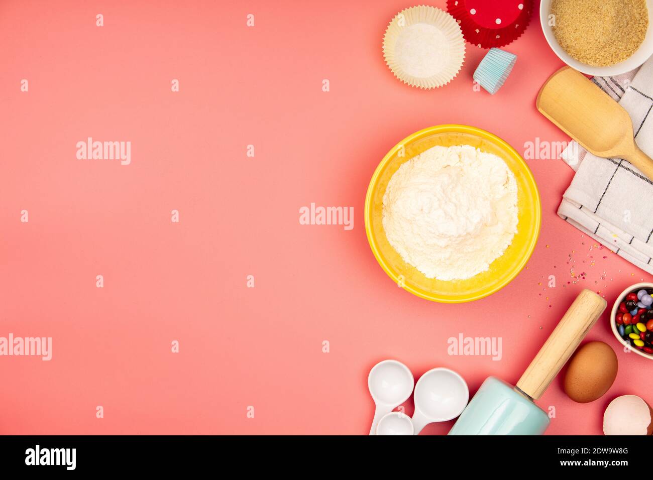Baking or cooking background frame. Ingredients, kitchen items for ...