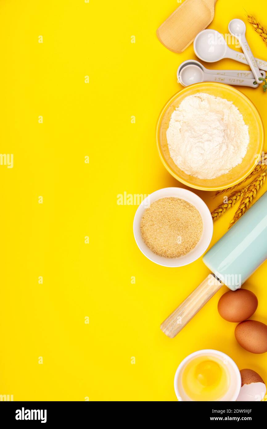 Baking or cooking background frame. Ingredients, kitchen items for ...