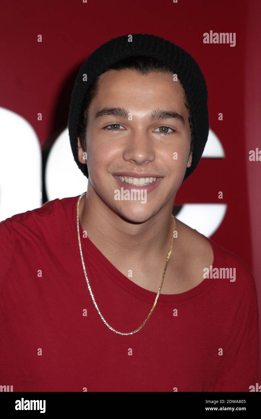 Austin Mahone meets his French fans at Fnac Les Ternes music store ...