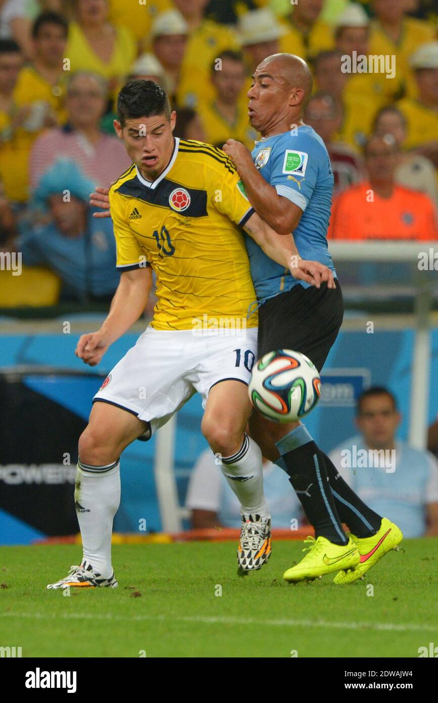 James rodriguez 2014 uruguay hi-res stock photography and images - Alamy