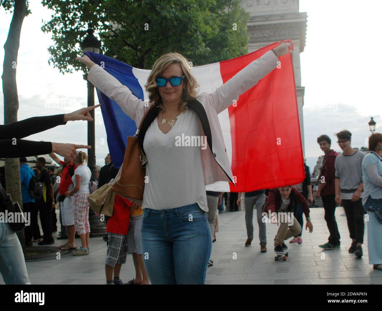 French fans celebrate France win over Nigeria in the Fifa Soccer World ...