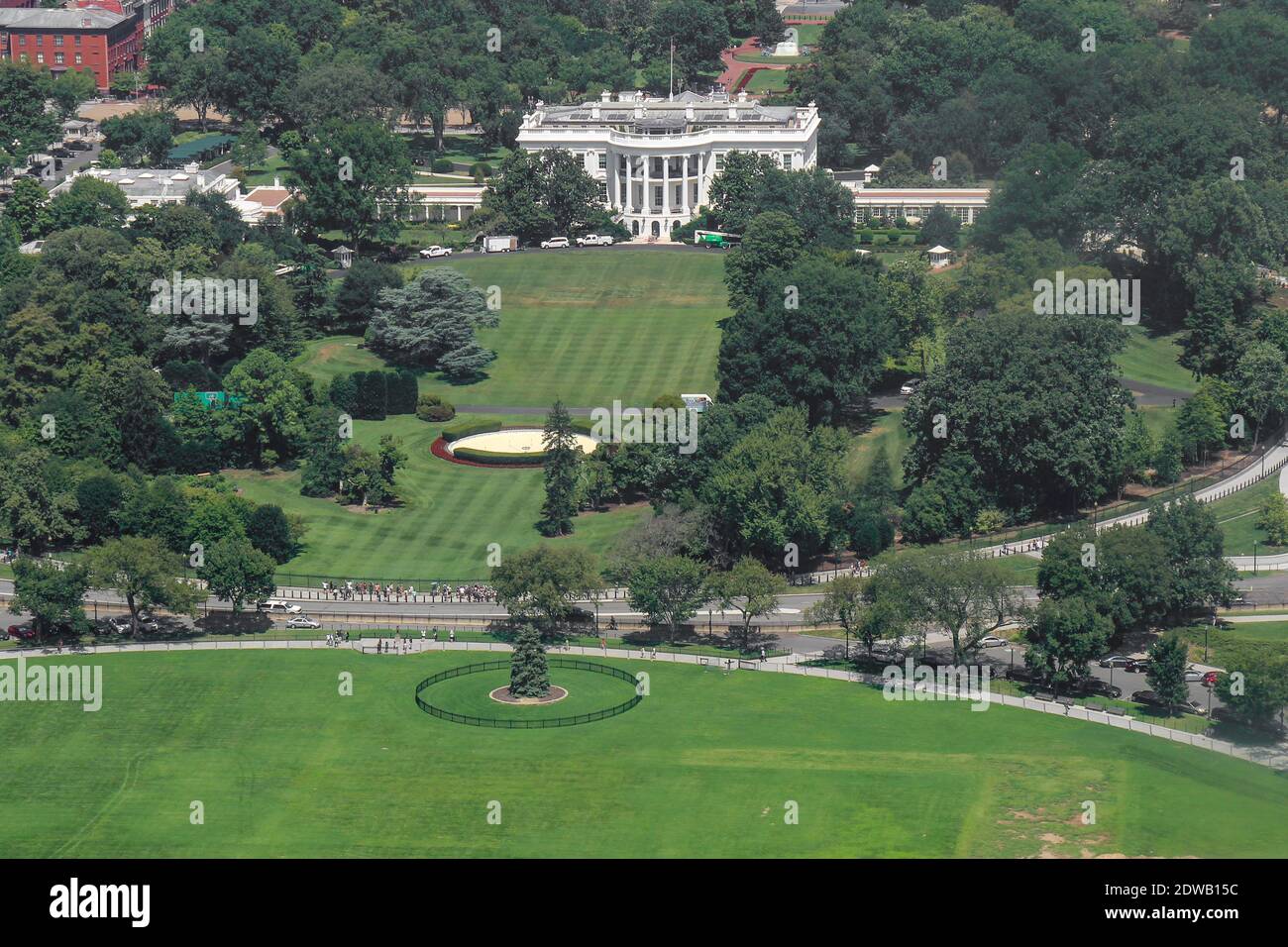 Ellipse building a hi-res stock photography and images - Alamy