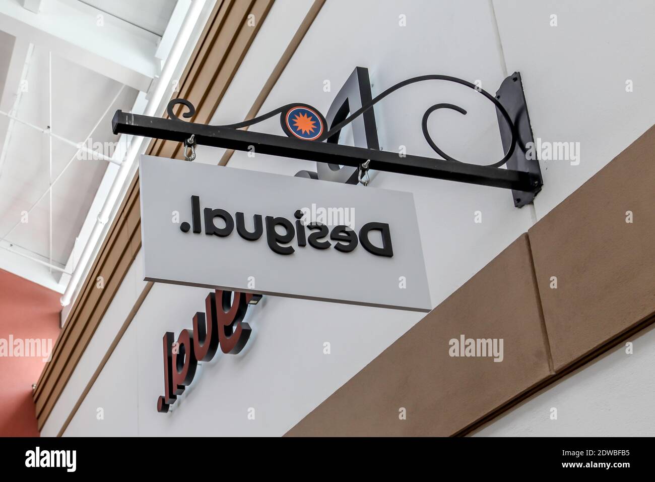 Desigual sign hi-res stock photography and images - Alamy
