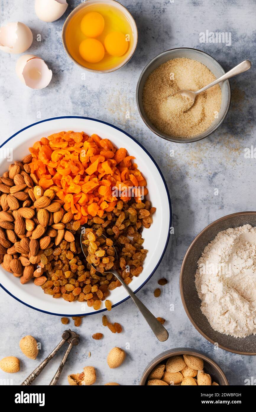 Ingredients for a healthy wholemeal fruit cake Stock Photo - Alamy