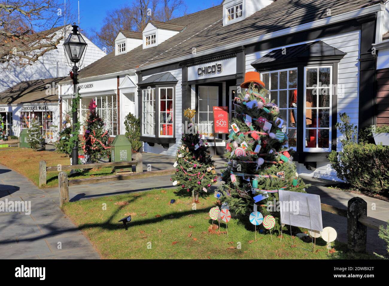 Old lamp post new york hi-res stock photography and images - Alamy