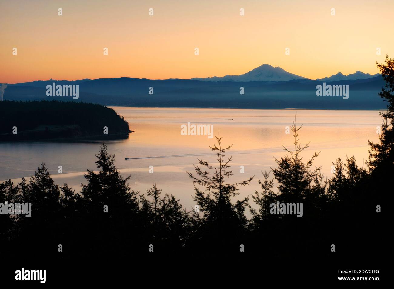 Lummi bay hi-res stock photography and images - Alamy