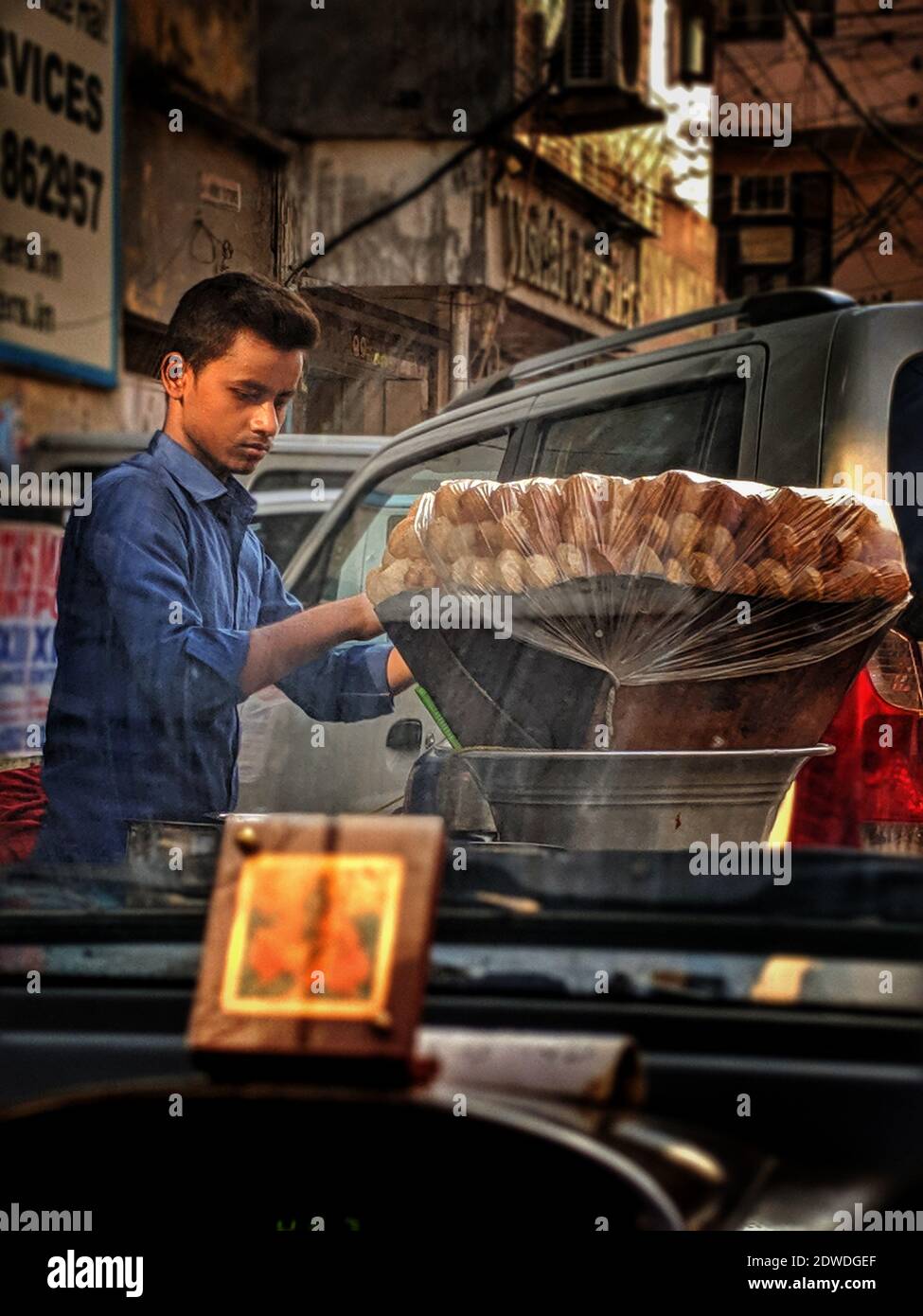 Hawker tray hi-res stock photography and images - Alamy