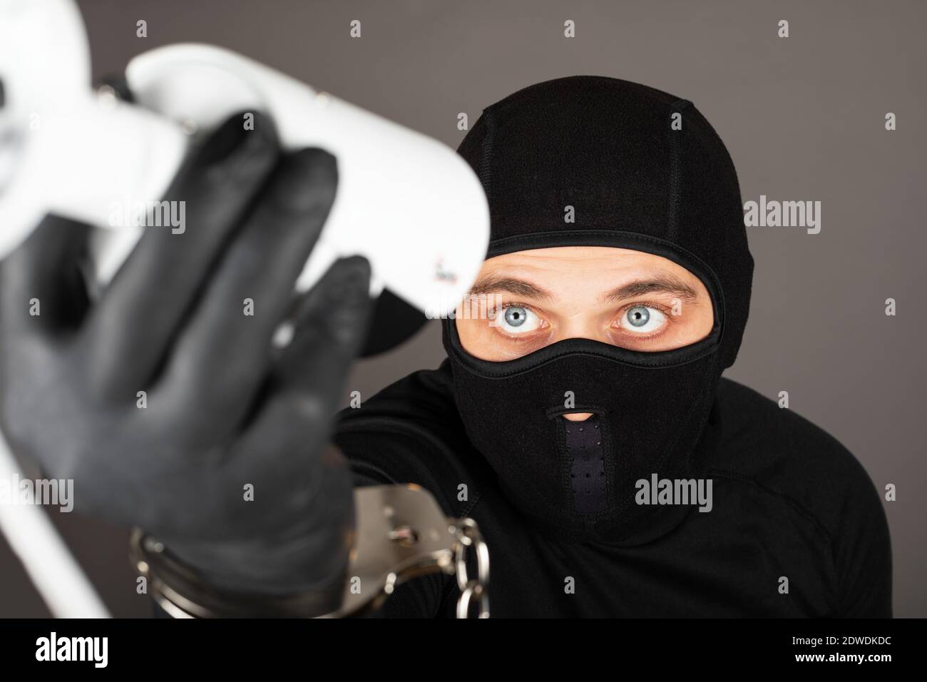 Security camera footage and robbery hi-res stock photography and images ...