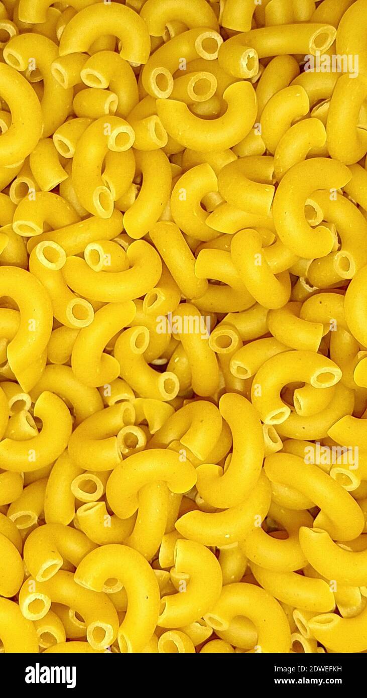 Large elbow macaroni hi-res stock photography and images - Alamy
