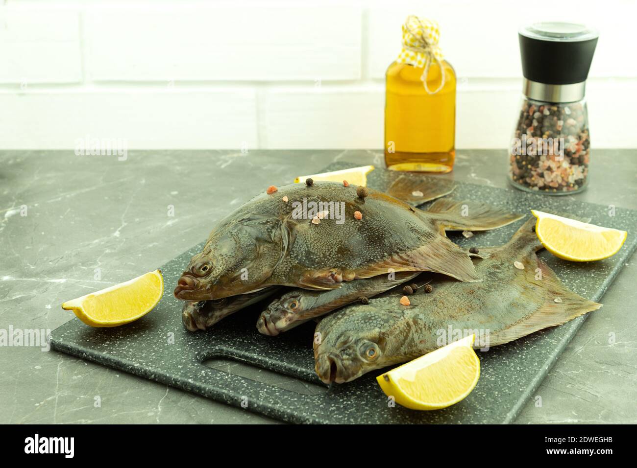 Chilled fish hi-res stock photography and images - Alamy