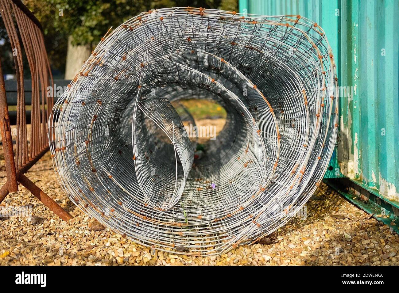 Roll wire mesh fence hi-res stock photography and images - Alamy