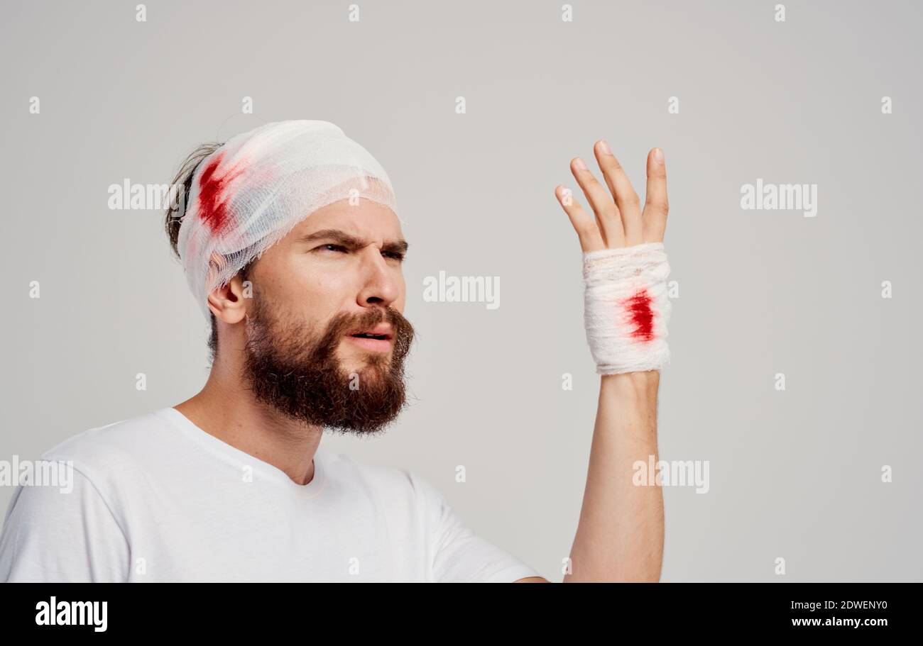 man with bandaged head blood trauma hospitalization treatment Stock ...