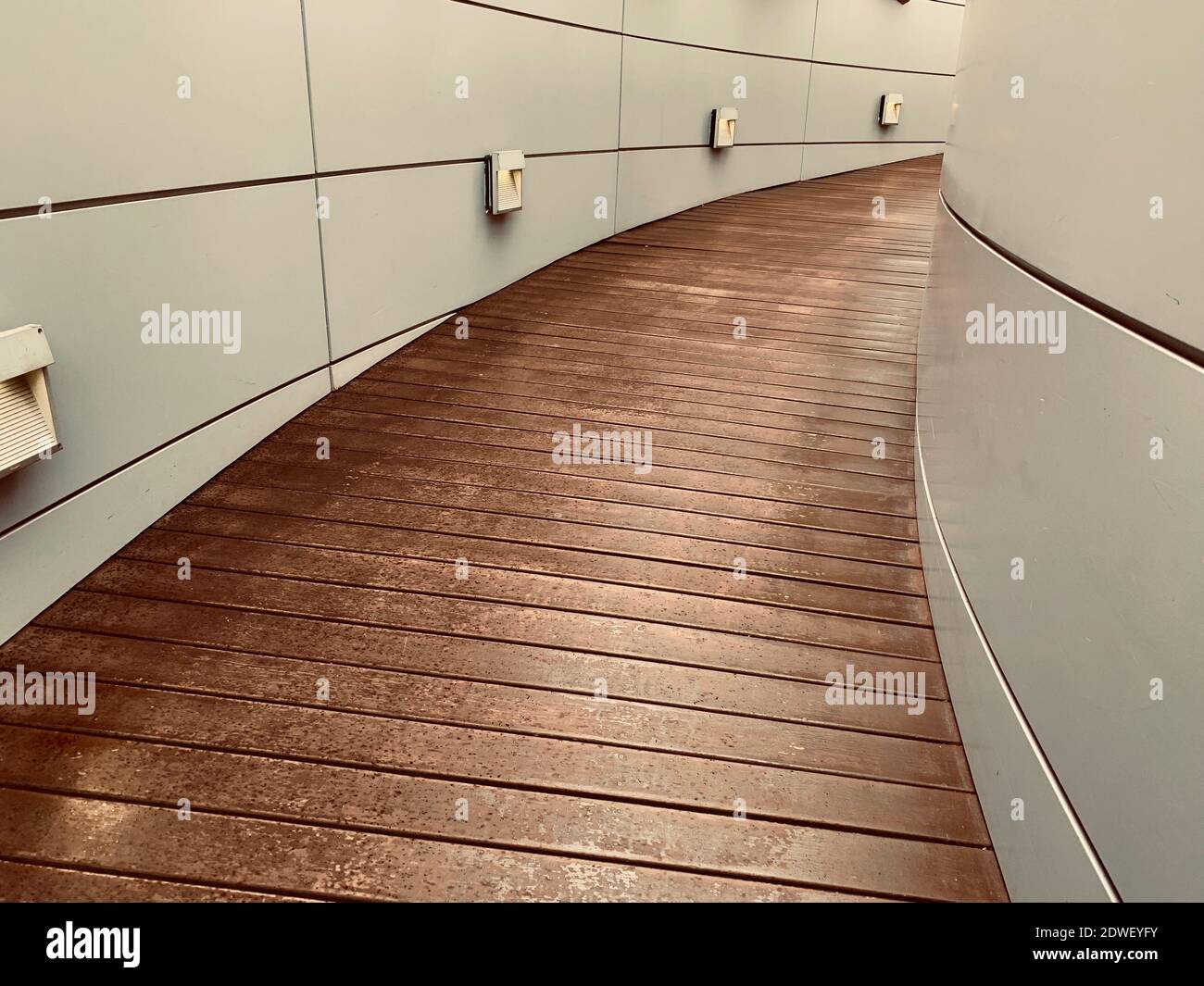 Walkway ramp hi-res stock photography and images - Alamy