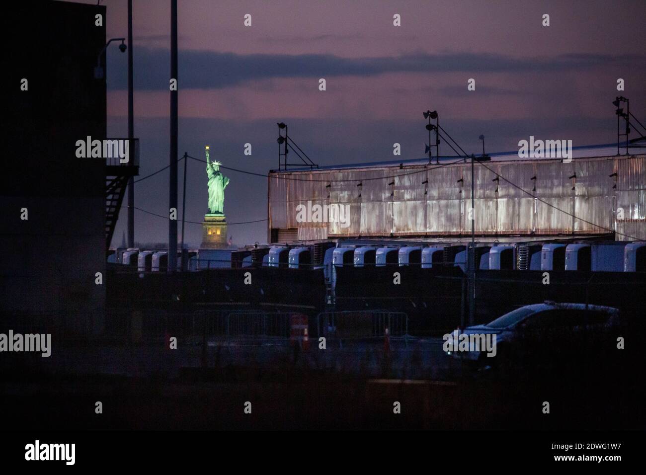 South brooklyn marine terminal hi-res stock photography and images - Alamy