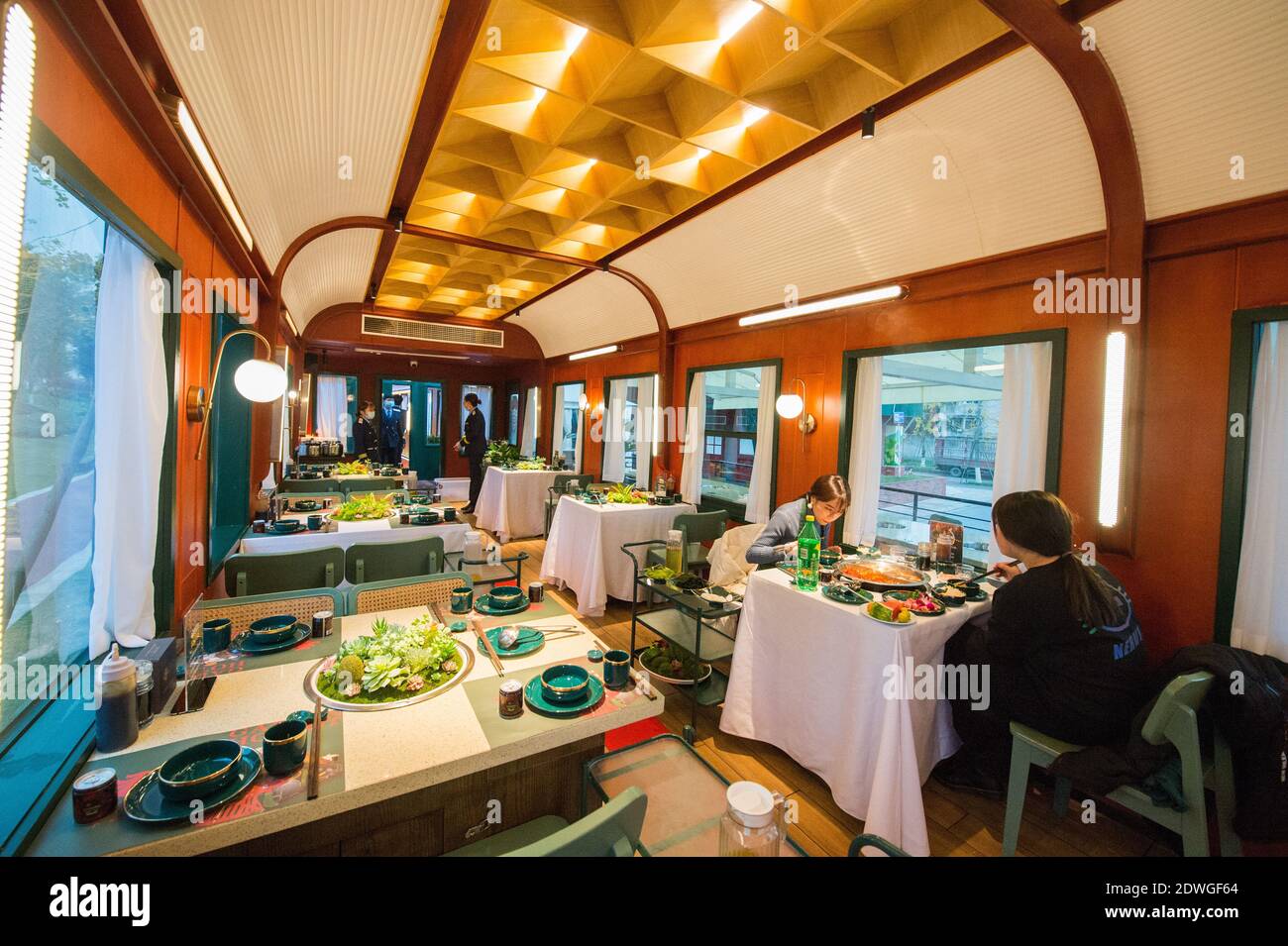 The hot pot theme restaurant becomes popular, which is decorated with 5 ...