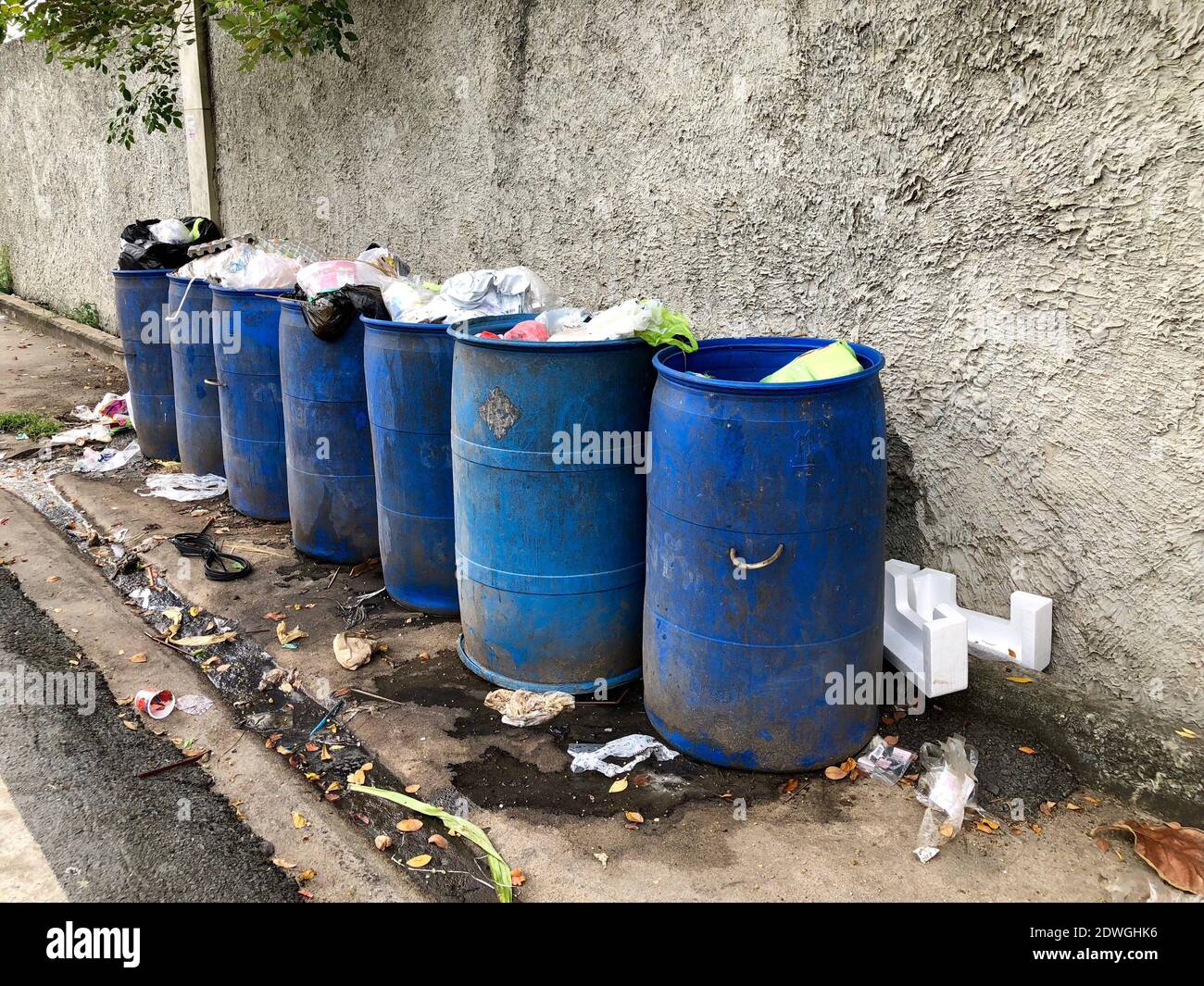Drum container bin hi-res stock photography and images - Alamy