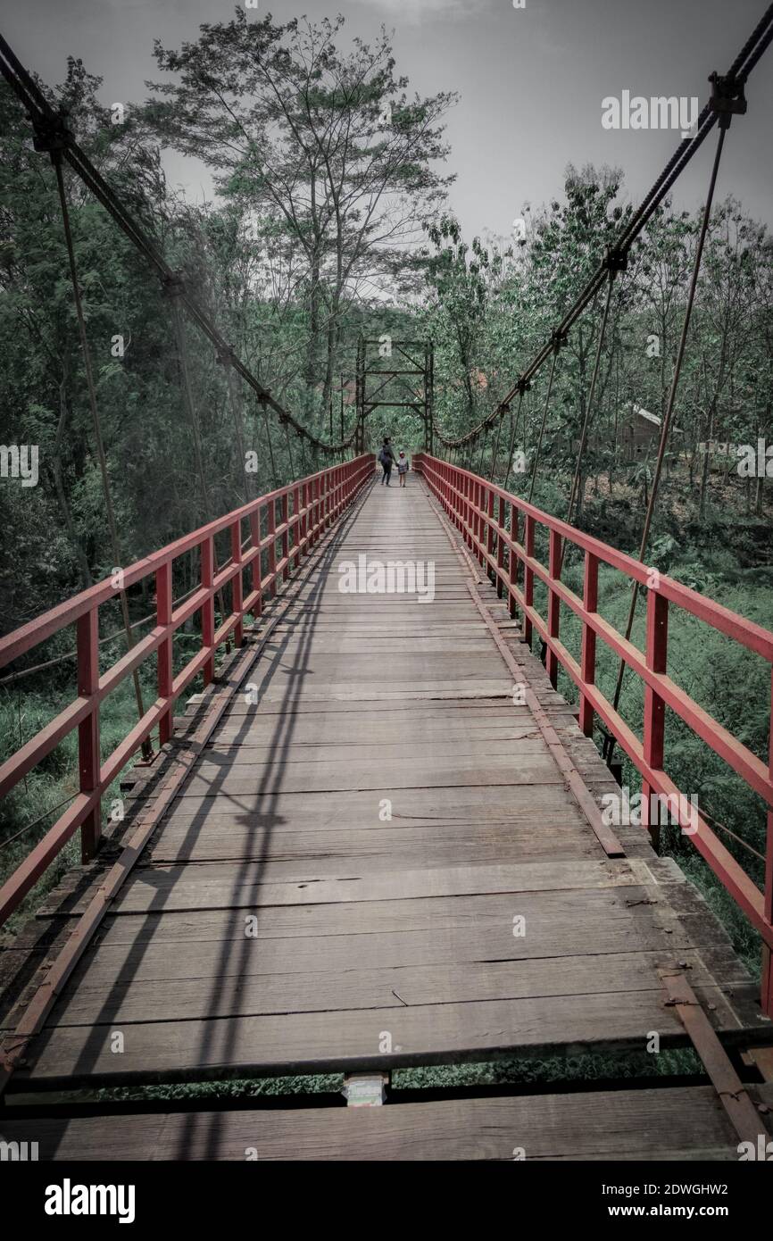 Double rope bridge hi-res stock photography and images - Alamy