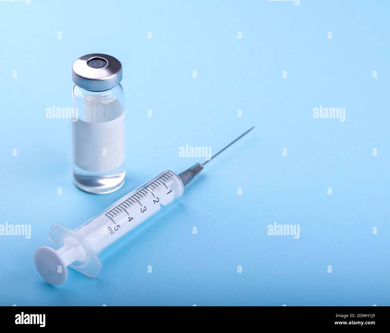 Capsules syringe table capsule hi-res stock photography and images - Alamy