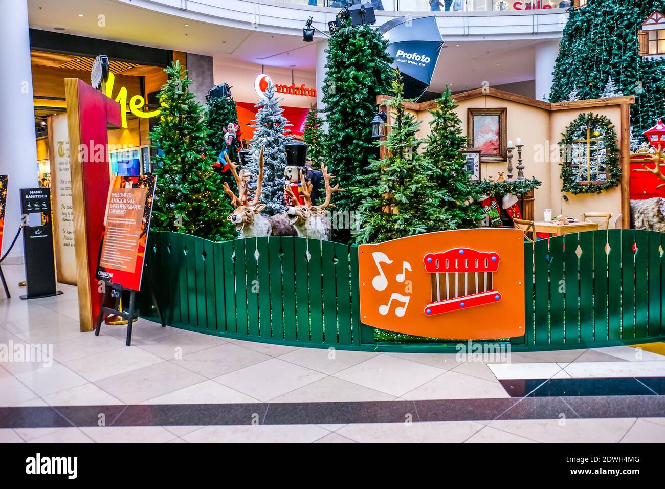 Santas workshop hi-res stock photography and images - Alamy