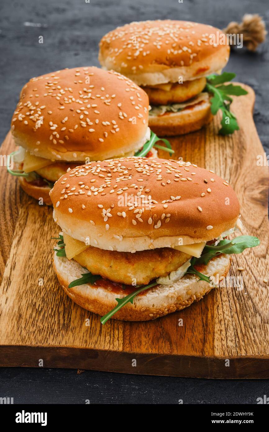 Chicken burger bun sandwich hi-res stock photography and images - Alamy